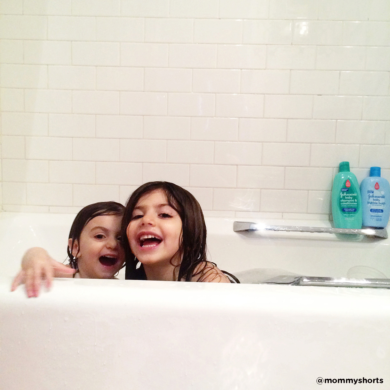 10 Tricks to Taking Great Bath Time Photos