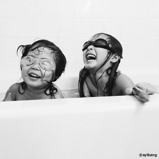 10 Tricks to Taking Great Bath Time Photos