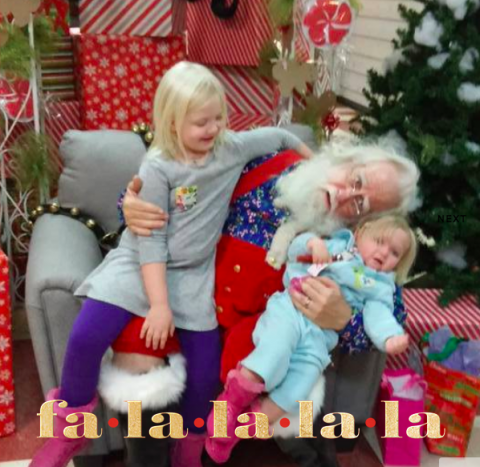 33 Ways a Santa Photo Can Go Wrong