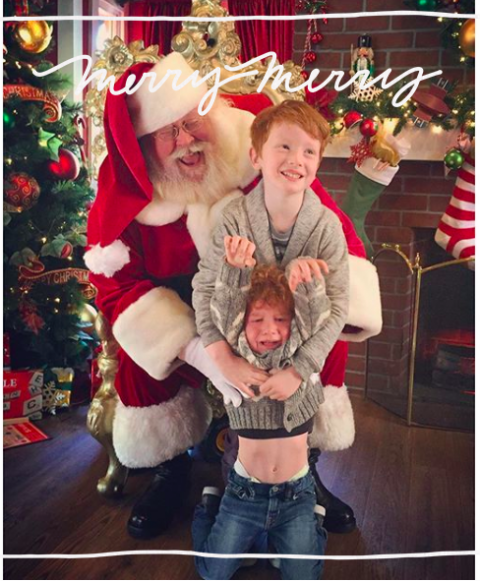 33 Ways a Santa Photo Can Go Wrong